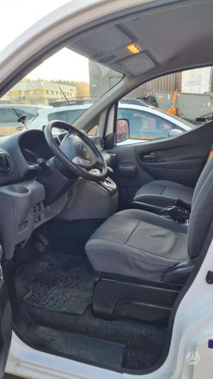 Balts Nissan e-NV200 2016 Viļņa, ar dzinēja tilpumu 0.00 L un nobraukumu 99 tūkst. km par 5900 €, foto 6 vietnē AUTOMOTO.COM.LV