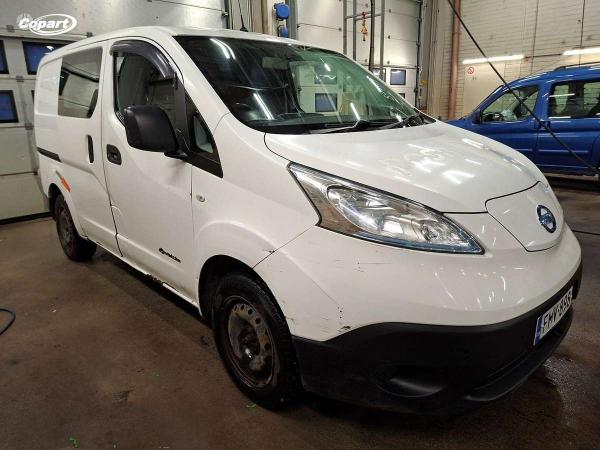 Balts Nissan e-NV200 2017 Utena, ar dzinēja tilpumu 0.00 L un nobraukumu 98 tūkst. km par 2700 €, foto 3 vietnē AUTOMOTO.COM.LV