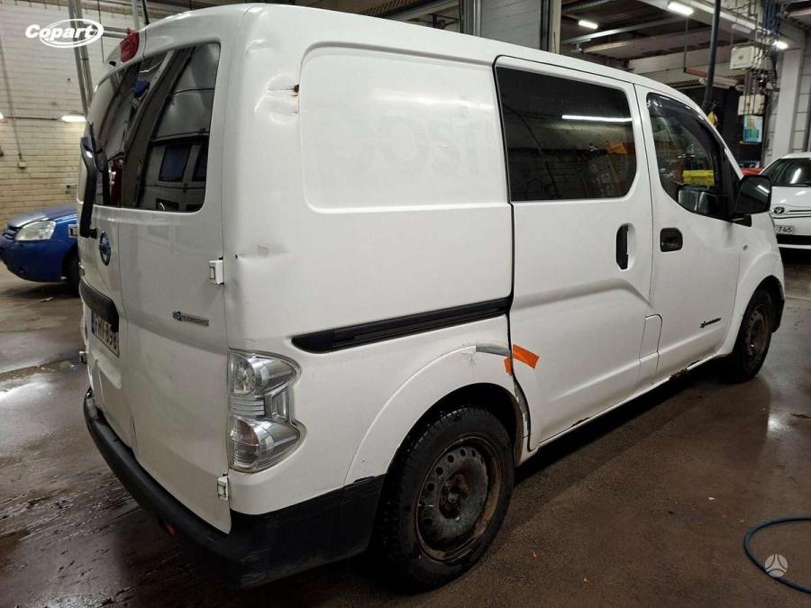 White Nissan e-NV200 2017 in Utena, with an engine capacity of 0.00 L and mileage of 98 thousand km for 2700 €, photo 5 on AUTOMOTO.COM.LV