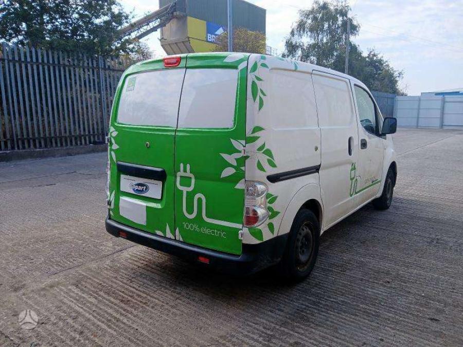 White Nissan e-NV200 2020 in Vilnius, with an engine capacity of 0.00 L and mileage of 150 thousand km for 4000 €, photo 4 on AUTOMOTO.COM.LV