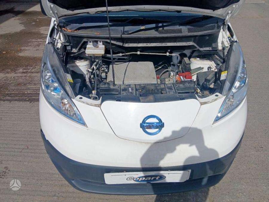 White Nissan e-NV200 2020 in Vilnius, with an engine capacity of 0.00 L and mileage of 150 thousand km for 4000 €, photo 5 on AUTOMOTO.COM.LV