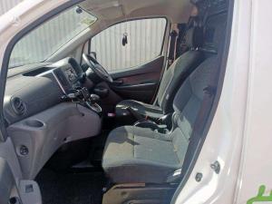 White Nissan e-NV200 2020 in Vilnius, with an engine capacity of 0.00 L and mileage of 150 thousand km for 4000 €, photo 6 on AUTOMOTO.COM.LV