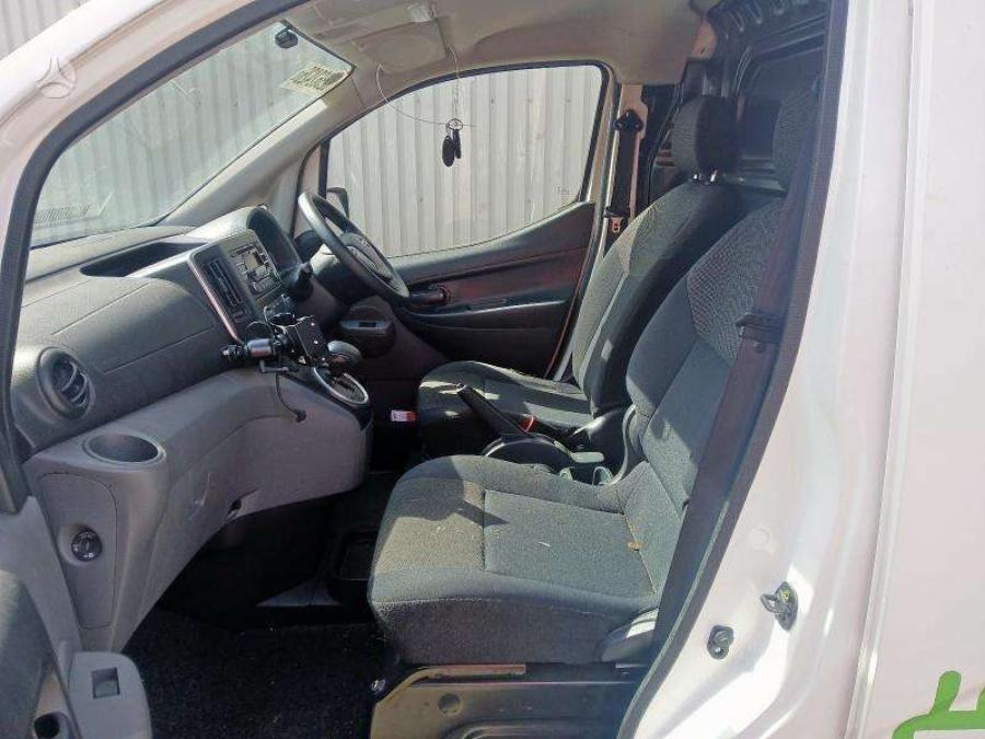 White Nissan e-NV200 2020 in Vilnius, with an engine capacity of 0.00 L and mileage of 150 thousand km for 4000 €, photo 6 on AUTOMOTO.COM.LV