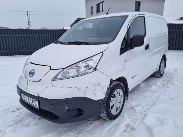White Nissan e-NV200 2015 in Alytus, with an engine capacity of 0.00 L and mileage of 121 thousand km for 4500 €, photo 3 on AUTOMOTO.COM.LV