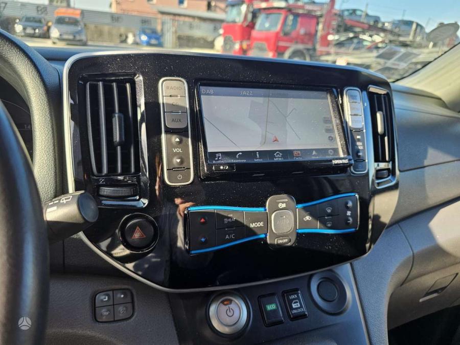Белый Ниссан e-NV200 2019 в Вильнюс, объемом двигателя 0.00 л и пробегом 80 тыс. км за 14500 €, фото 13 на AUTOMOTO.COM.LV