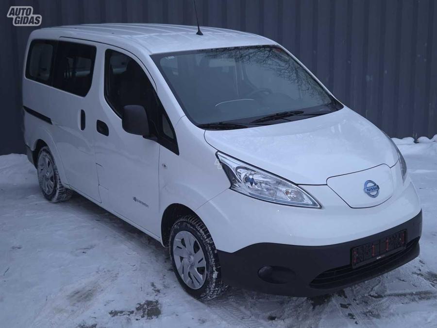 Белый Ниссан e-NV200 2021 в Вильнюс, объемом двигателя 0.00 л и пробегом 50 тыс. км за 13900 €, фото 2 на AUTOMOTO.COM.LV