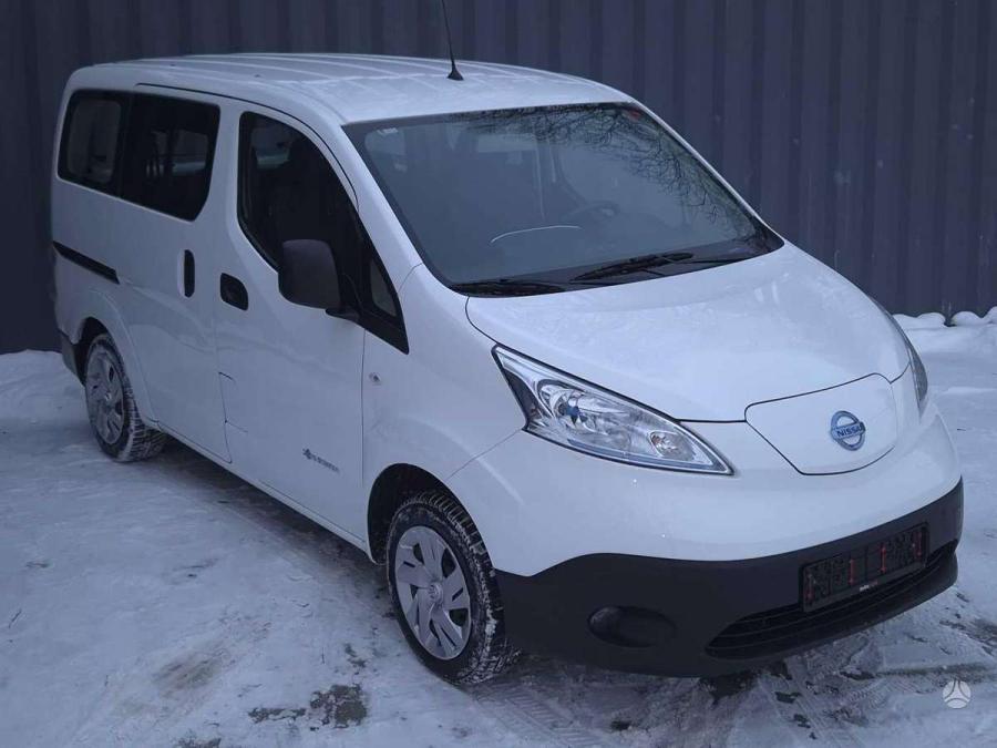 Белый Ниссан e-NV200 2021 в Вильнюс, объемом двигателя 0.00 л и пробегом 50 тыс. км за 13900 €, фото 2 на AUTOMOTO.COM.LV