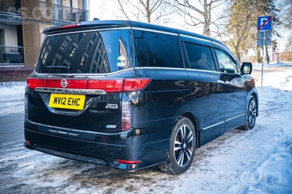 Black Nissan Elgrand 2012 in Riga, with an engine capacity of 2.40 L and mileage of 0 thousand km for 8990 €, photo 4 on AUTOMOTO.COM.LV