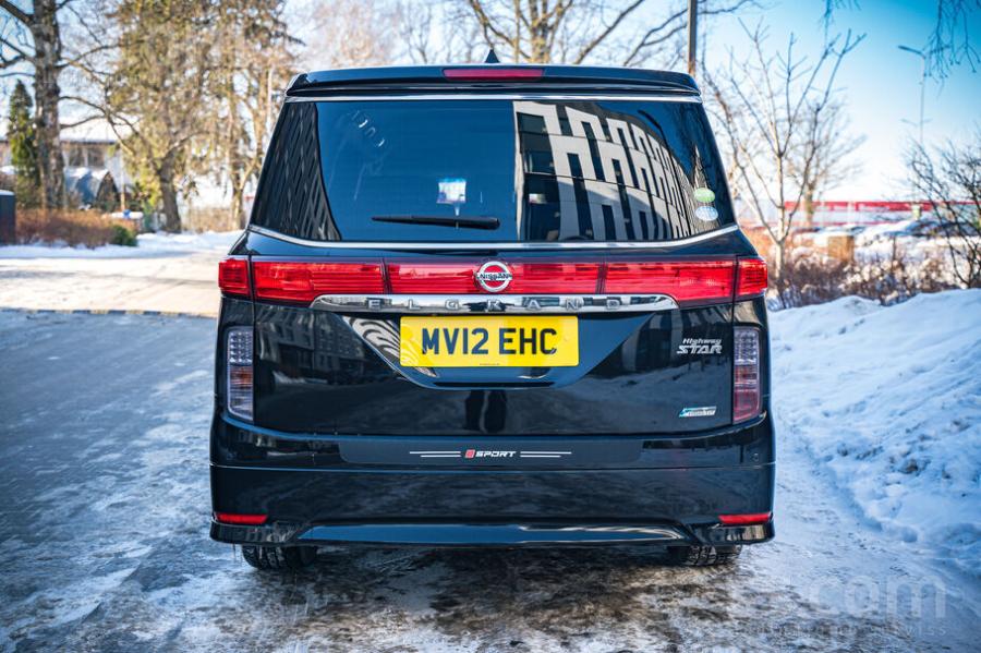 Melns Nissan Elgrand 2012 Rīga, ar dzinēja tilpumu 2.40 L un nobraukumu 0 tūkst. km par 8990 €, foto 5 vietnē AUTOMOTO.COM.LV