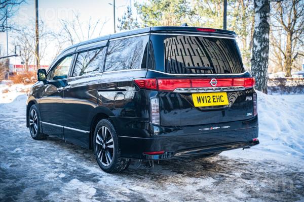 Black Nissan Elgrand 2012 in Riga, with an engine capacity of 2.40 L and mileage of 0 thousand km for 8990 €, photo 6 on AUTOMOTO.COM.LV