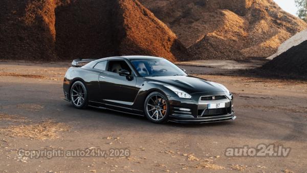 Black Nissan GT-R 2013 in Parnu, with an engine capacity of 3.80 L and mileage of 26 thousand km for 89900 €, photo 1 on AUTOMOTO.COM.LV