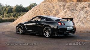 Black Nissan GT-R 2013 in Parnu, with an engine capacity of 3.80 L and mileage of 26 thousand km for 89900 €, photo 4 on AUTOMOTO.COM.LV