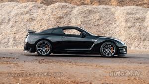 Black Nissan GT-R 2013 in Parnu, with an engine capacity of 3.80 L and mileage of 26 thousand km for 89900 €, photo 5 on AUTOMOTO.COM.LV