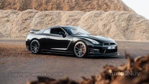 Black Nissan GT-R 2013 in Parnu, with an engine capacity of 3.80 L and mileage of 26 thousand km for 89900 €, photo 6 on AUTOMOTO.COM.LV