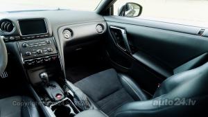 Black Nissan GT-R 2013 in Parnu, with an engine capacity of 3.80 L and mileage of 26 thousand km for 89900 €, photo 13 on AUTOMOTO.COM.LV