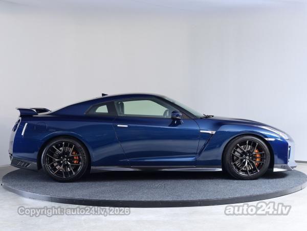 Zils Nissan GT-R 2018 Tallina, ar dzinēja tilpumu 3.80 L un nobraukumu 42 tūkst. km par 125000 €, foto 6 vietnē AUTOMOTO.COM.LV