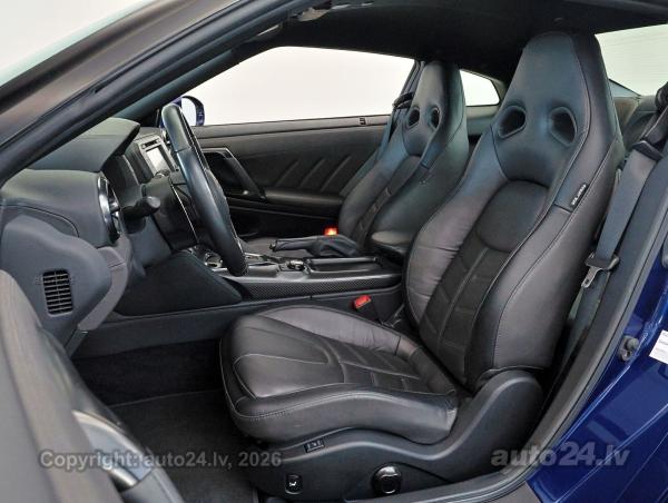 Zils Nissan GT-R 2018 Tallina, ar dzinēja tilpumu 3.80 L un nobraukumu 42 tūkst. km par 125000 €, foto 9 vietnē AUTOMOTO.COM.LV