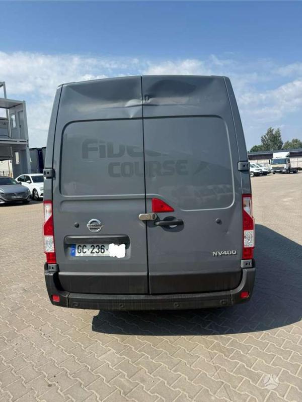 Pelēks Nissan Interstar 2021 Kauņa, ar dzinēja tilpumu 2.30 L un nobraukumu 205 tūkst. km par 6350 €, foto 8 vietnē AUTOMOTO.COM.LV