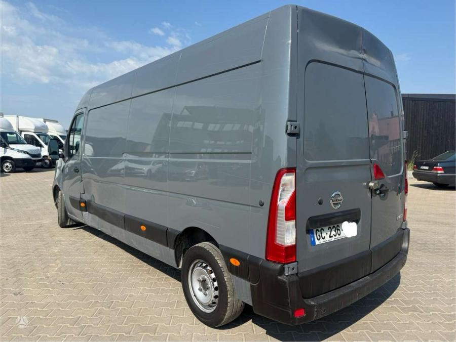 Grey Nissan Interstar 2021 in Kaunas, with an engine capacity of 2.30 L and mileage of 205 thousand km for 5950 €, photo 3 on AUTOMOTO.COM.LV