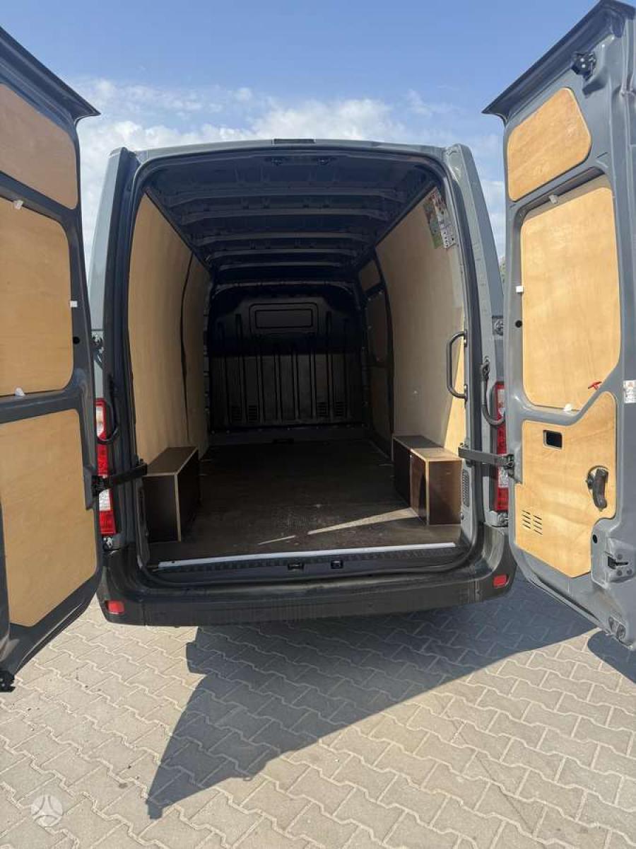 Grey Nissan Interstar 2021 in Kaunas, with an engine capacity of 2.30 L and mileage of 205 thousand km for 5950 €, photo 7 on AUTOMOTO.COM.LV