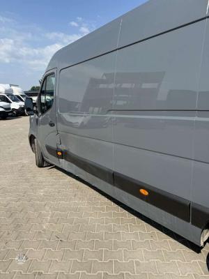 Grey Nissan Interstar 2021 in Kaunas, with an engine capacity of 2.30 L and mileage of 205 thousand km for 5950 €, photo 8 on AUTOMOTO.COM.LV