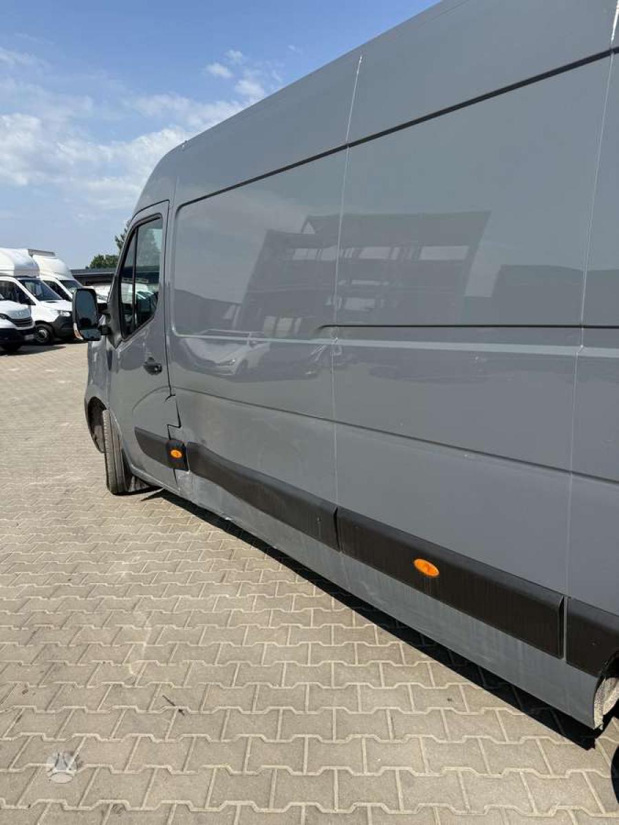 Grey Nissan Interstar 2021 in Kaunas, with an engine capacity of 2.30 L and mileage of 205 thousand km for 5950 €, photo 8 on AUTOMOTO.COM.LV