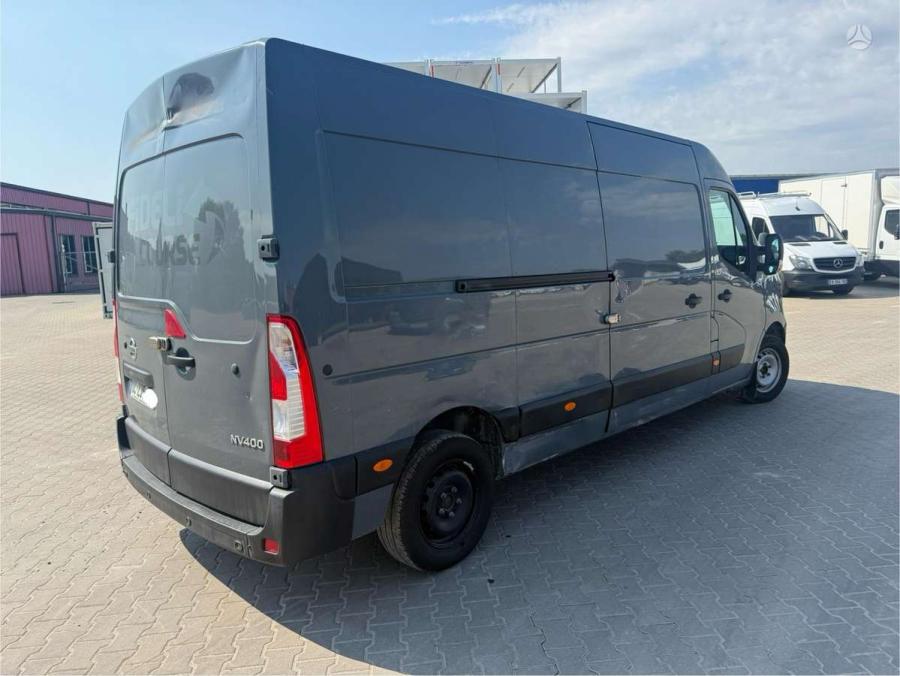 Grey Nissan Interstar 2021 in Kaunas, with an engine capacity of 2.30 L and mileage of 205 thousand km for 5950 €, photo 10 on AUTOMOTO.COM.LV