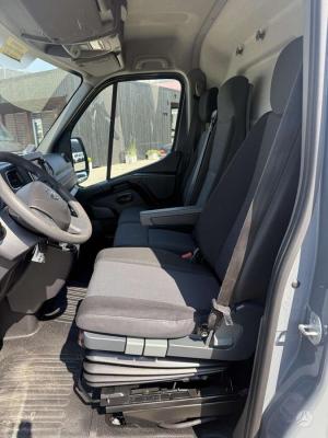 Grey Nissan Interstar 2021 in Kaunas, with an engine capacity of 2.30 L and mileage of 205 thousand km for 5950 €, photo 12 on AUTOMOTO.COM.LV