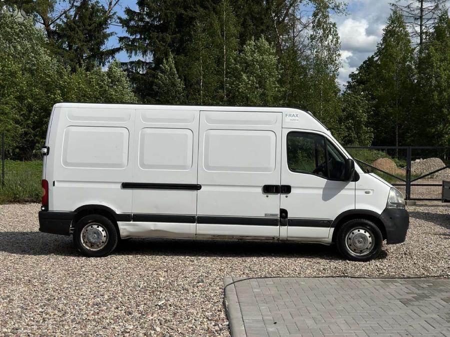 White Nissan Interstar 2005 in Vilnius, with an engine capacity of 2.46 L and mileage of 350 thousand km for 4990 €, photo 7 on AUTOMOTO.COM.LV