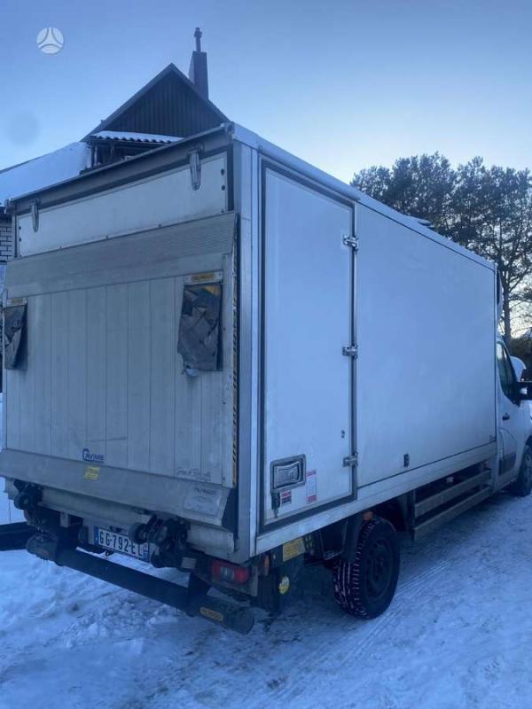 White Nissan Interstar 2022 in Taurage, with an engine capacity of 2.30 L and mileage of 199 thousand km for 14900 €, photo 5 on AUTOMOTO.COM.LV