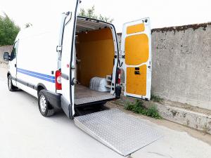 White Nissan Interstar 2006 in Tallinn, with an engine capacity of 3.00 L and mileage of 394 thousand km for 2199 €, photo 10 on AUTOMOTO.COM.LV
