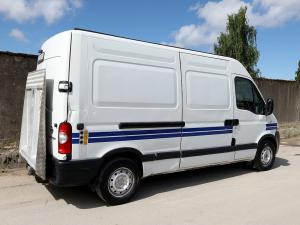 White Nissan Interstar 2006 in Tallinn, with an engine capacity of 3.00 L and mileage of 394 thousand km for 2199 €, photo 13 on AUTOMOTO.COM.LV