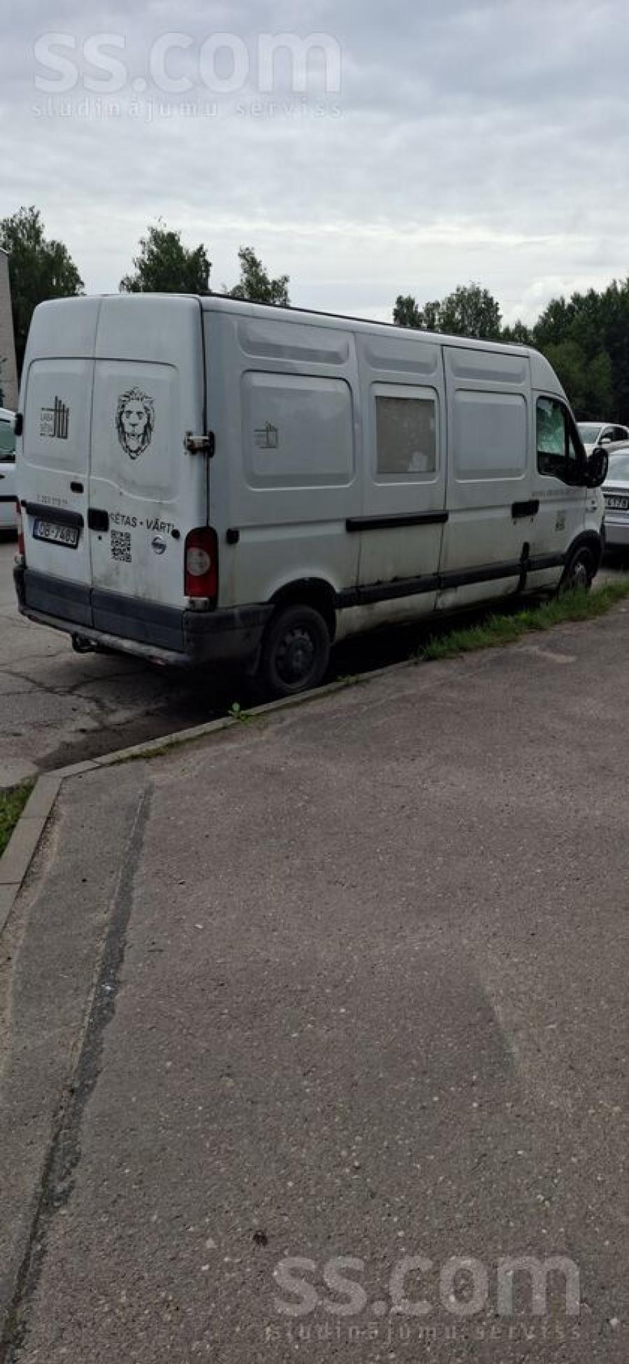 White Nissan Interstar 2008 in Riga, with an engine capacity of 2.50 L and mileage of 374 thousand km for 2200 €, photo 4 on AUTOMOTO.COM.LV