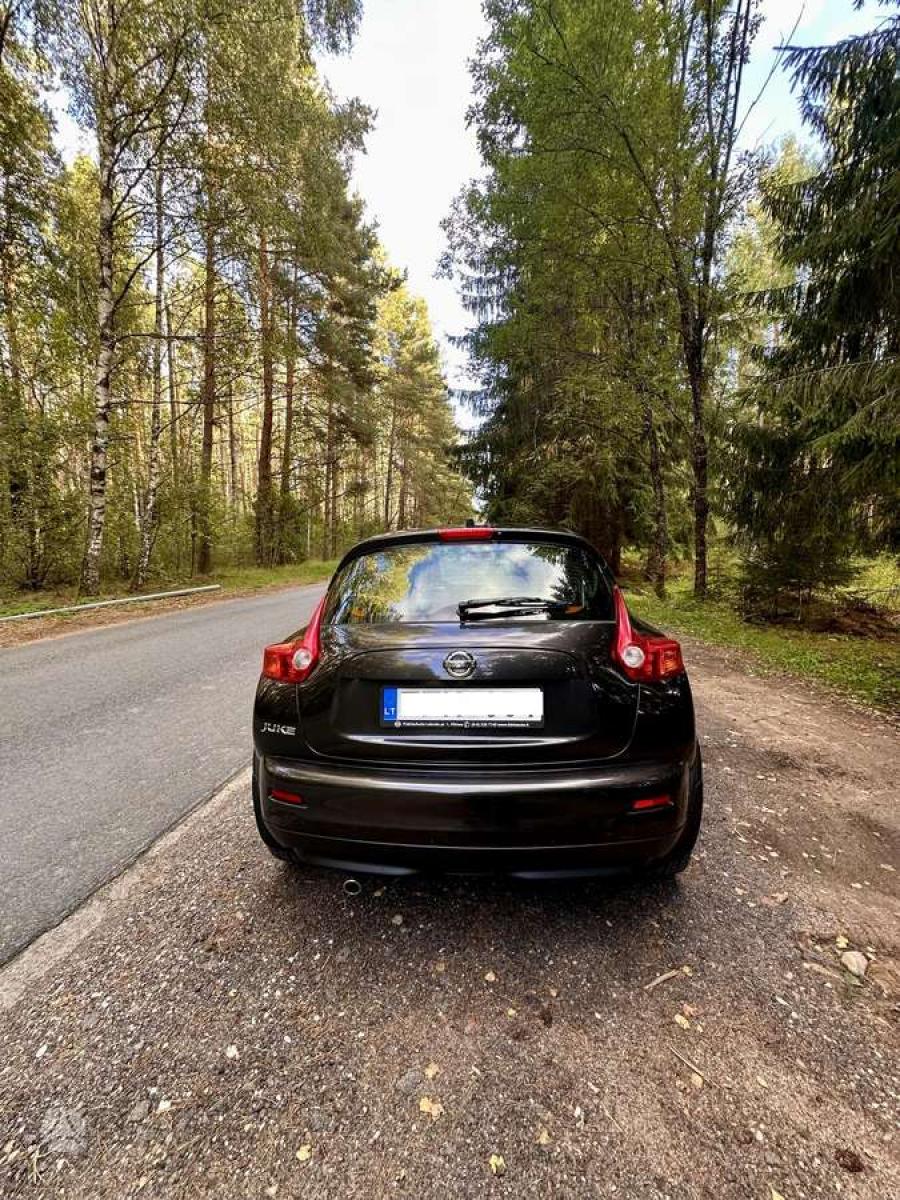 Black Nissan Juke 2010 in Vilnius, with an engine capacity of 1.60 L and mileage of 171 thousand km for 5100 €, photo 3 on AUTOMOTO.COM.LV