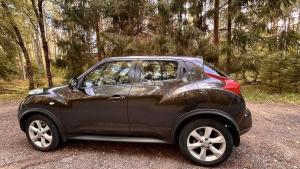 Black Nissan Juke 2010 in Vilnius, with an engine capacity of 1.60 L and mileage of 171 thousand km for 5100 €, photo 4 on AUTOMOTO.COM.LV