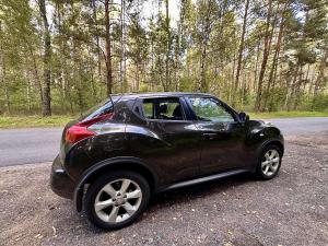 Black Nissan Juke 2010 in Vilnius, with an engine capacity of 1.60 L and mileage of 171 thousand km for 5100 €, photo 5 on AUTOMOTO.COM.LV