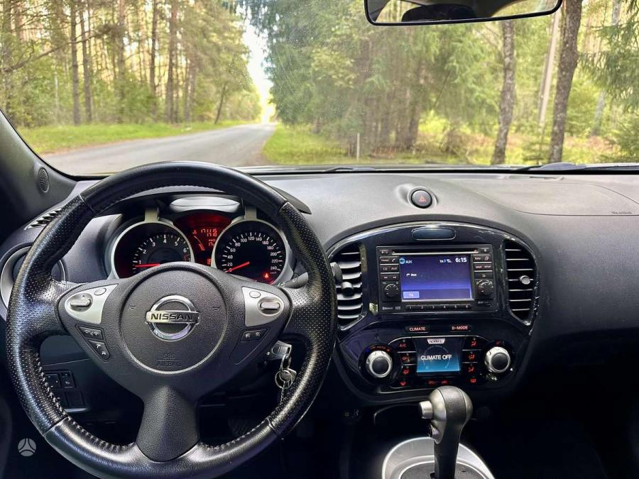 Black Nissan Juke 2010 in Vilnius, with an engine capacity of 1.60 L and mileage of 171 thousand km for 5100 €, photo 6 on AUTOMOTO.COM.LV