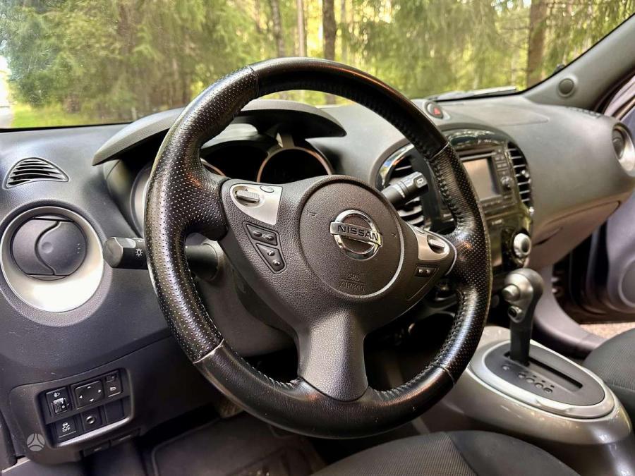Black Nissan Juke 2010 in Vilnius, with an engine capacity of 1.60 L and mileage of 171 thousand km for 5100 €, photo 7 on AUTOMOTO.COM.LV