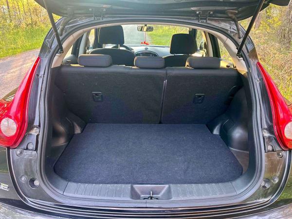 Nissan Juke 2010 Viļņa vietnē Melns Nissan Juke 2010 Viļņa, ar dzinēja tilpumu 1.60 L un nobraukumu 171 tūkst. km par 5100 €, foto 10 vietnē AUTOMOTO.COM.LV