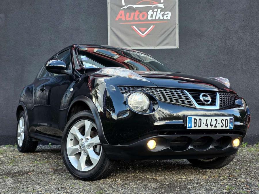Black Nissan Juke 2010 in Siauliai, with an engine capacity of 1.60 L and mileage of 255 thousand km for 4200 €, photo 1 on AUTOMOTO.COM.LV