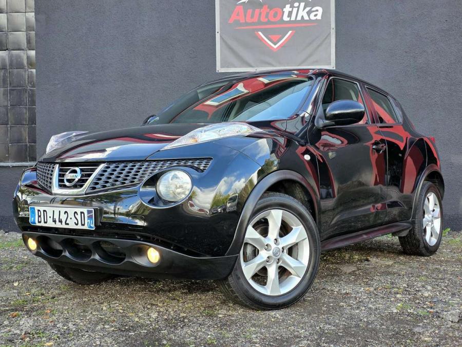 Black Nissan Juke 2010 in Siauliai, with an engine capacity of 1.60 L and mileage of 255 thousand km for 4200 €, photo 8 on AUTOMOTO.COM.LV