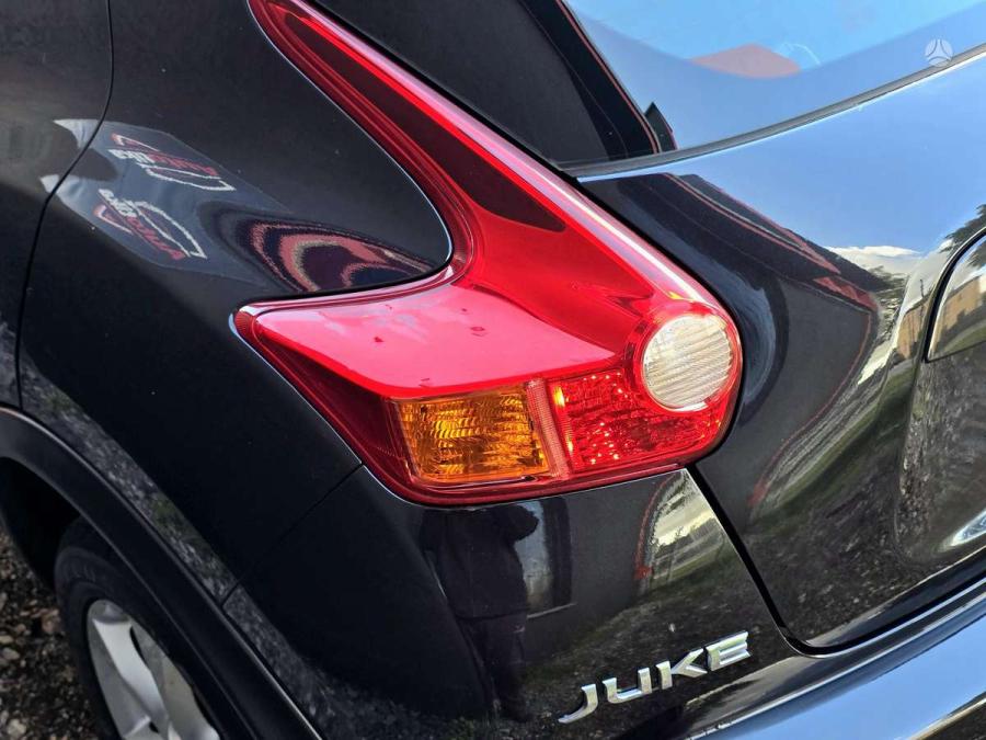 Black Nissan Juke 2010 in Siauliai, with an engine capacity of 1.60 L and mileage of 255 thousand km for 4200 €, photo 11 on AUTOMOTO.COM.LV