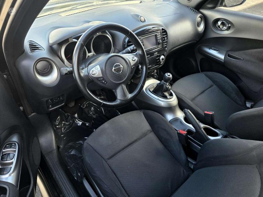 Black Nissan Juke 2010 in Siauliai, with an engine capacity of 1.60 L and mileage of 255 thousand km for 4200 €, photo 14 on AUTOMOTO.COM.LV