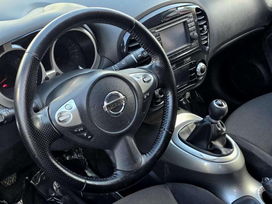 Black Nissan Juke 2010 in Siauliai, with an engine capacity of 1.60 L and mileage of 255 thousand km for 4200 €, photo 15 on AUTOMOTO.COM.LV