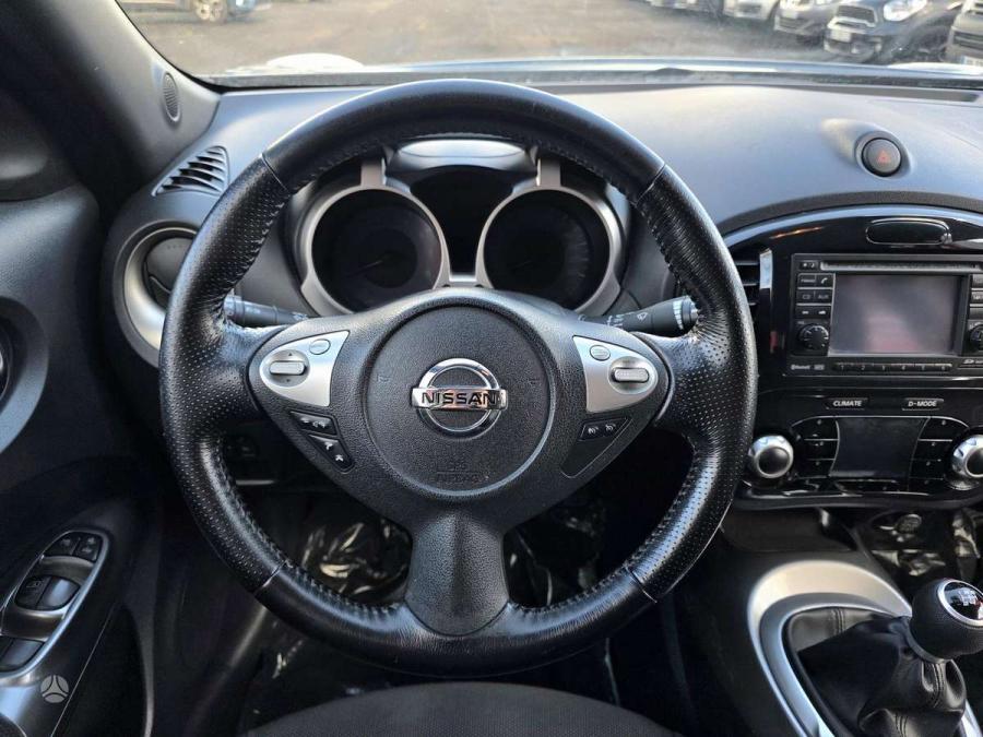 Black Nissan Juke 2010 in Siauliai, with an engine capacity of 1.60 L and mileage of 255 thousand km for 4200 €, photo 24 on AUTOMOTO.COM.LV