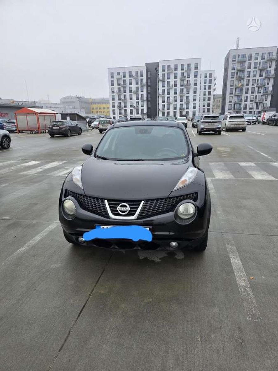 Black Nissan Juke 2011 in Vilnius, with an engine capacity of 1.60 L and mileage of 204 thousand km for 5700 €, photo 1 on AUTOMOTO.COM.LV