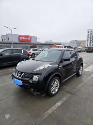 Black Nissan Juke 2011 in Vilnius, with an engine capacity of 1.60 L and mileage of 204 thousand km for 5700 €, photo 2 on AUTOMOTO.COM.LV
