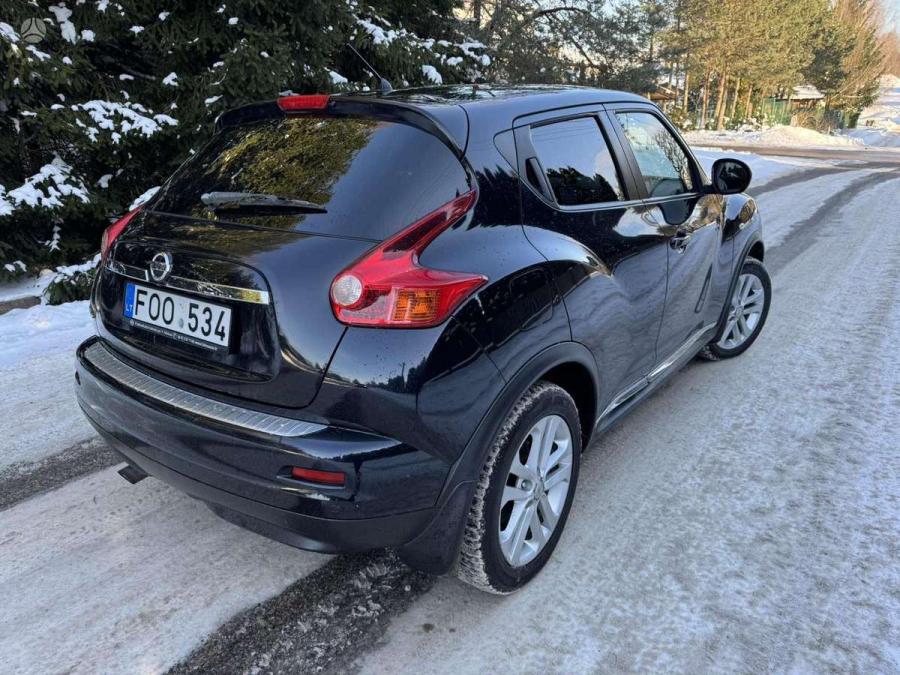 Black Nissan Juke 2011 in Vilnius, with an engine capacity of 1.62 L and mileage of 140 thousand km for 6499 €, photo 4 on AUTOMOTO.COM.LV