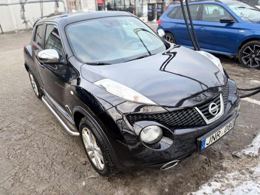 Black Nissan Juke 2011 in Vilnius, with an engine capacity of 1.46 L and mileage of 290 thousand km for 3000 €, photo 1 on AUTOMOTO.COM.LV