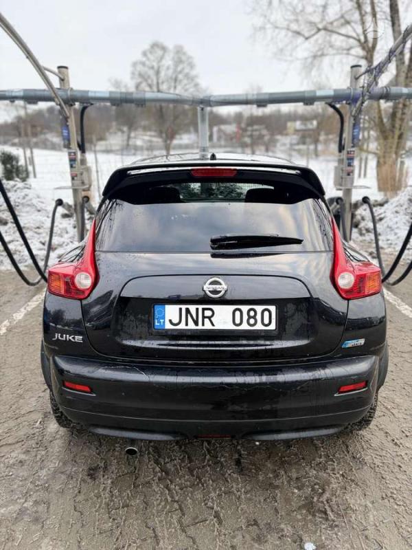 Black Nissan Juke 2011 in Vilnius, with an engine capacity of 1.46 L and mileage of 290 thousand km for 3000 €, photo 6 on AUTOMOTO.COM.LV